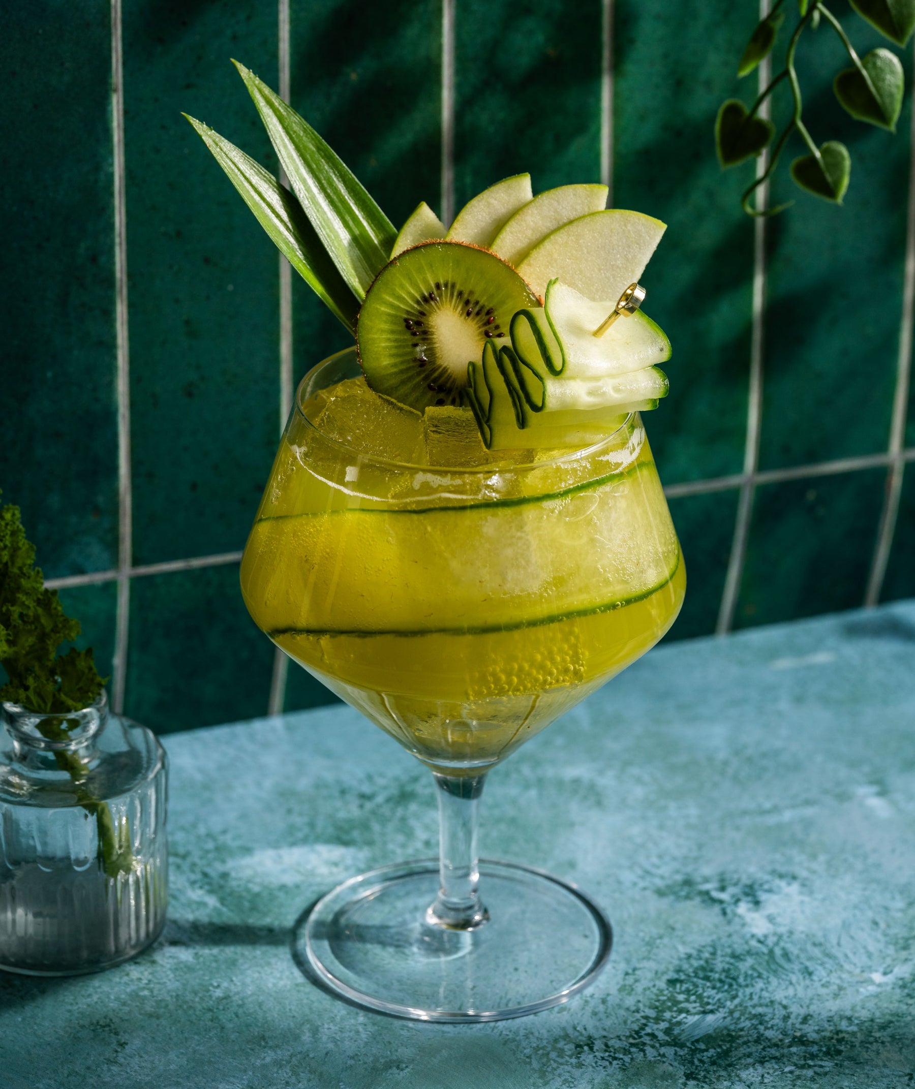 Green Fizz Mocktail Recipe – A Refreshing Zero-Proof Cocktail – Viski